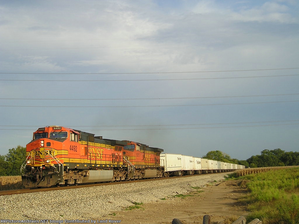 BNSF 4492 On NS 264 Westbound